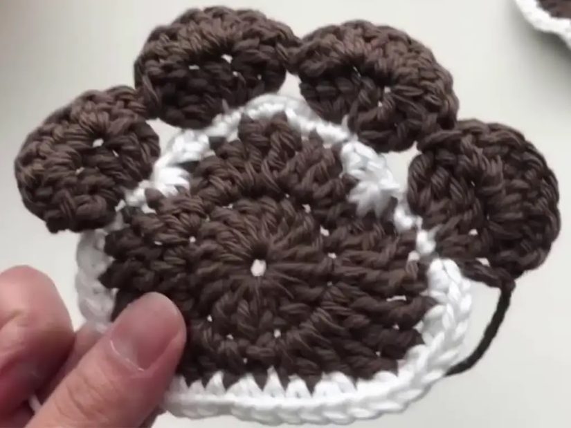 Simple Crochet Paw Print Coaster Pattern – Perfect for Beginners