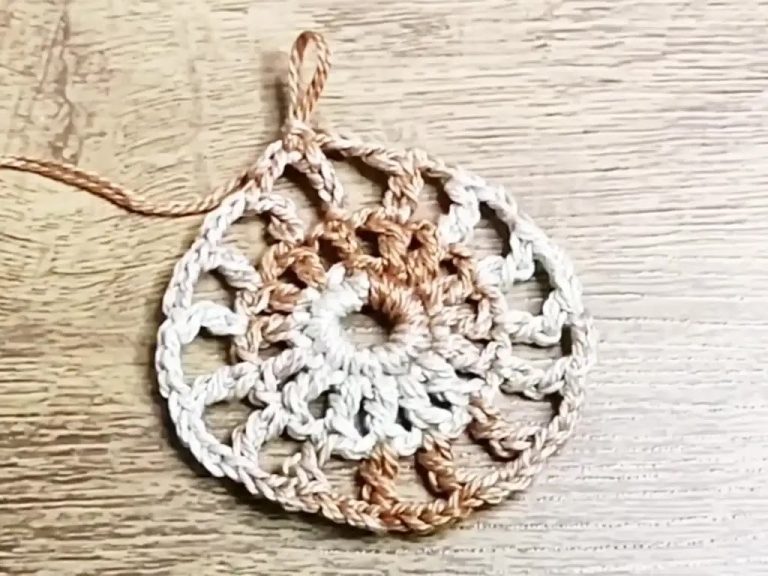 Crochet Mandala Top: FREE Pattern for Beachy Summer Vibes - Trendcrochet