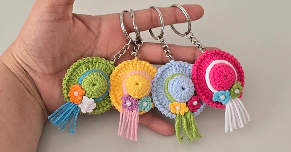 Easy Crochet Hat Keychain Pattern – Perfect Gift Idea - Trendcrochet
